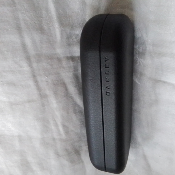Oakley | Accessories | Oakley Black Sunglassess Eyeglasses Case Hard ...